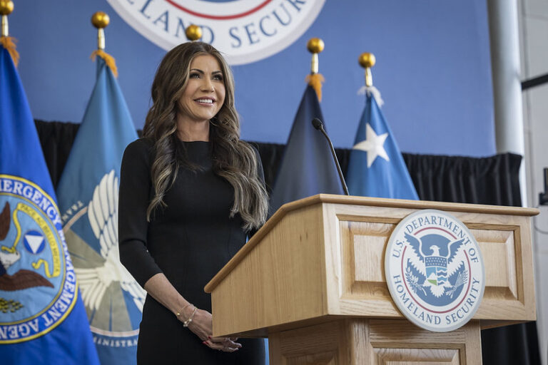 Border Apprehensions Reach 15-Year Low in a Single Day Under Trump ...