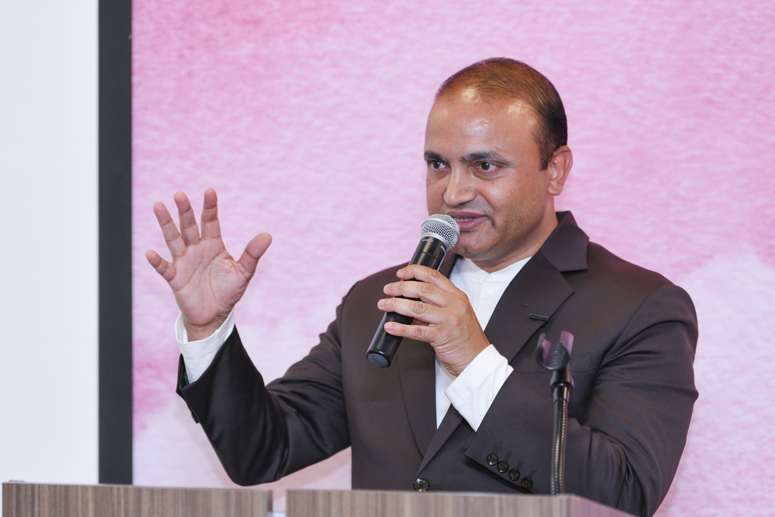 Immigration Attorney Cautions Immigrants on Courthouse Arrests ...